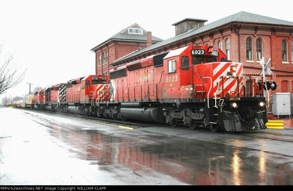 NS 30J CP 6023 SB passing by ex PRR station